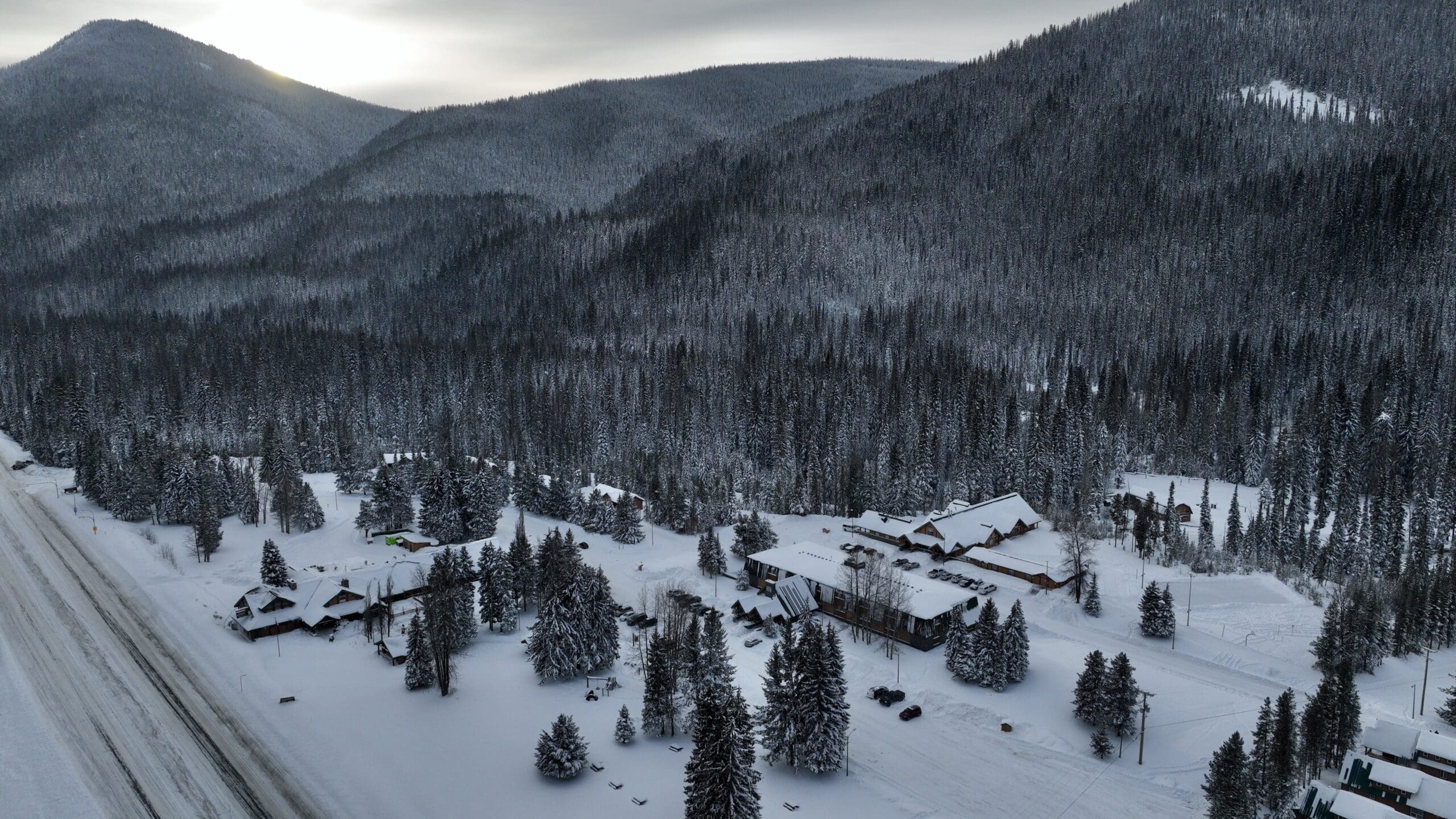 Manning Park Resort Hours of Operation - Year Round Family Friendly Resort